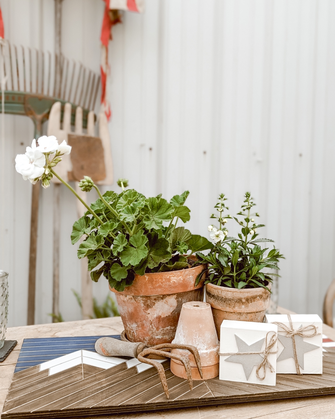 How to Style Patriotic Decor for Your Home - Decor Steals